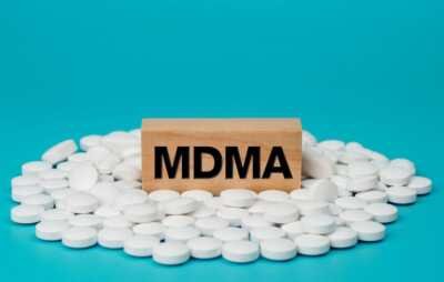 MDMA (Ecstasy) : comment se sevrer de la drogue de la fête?